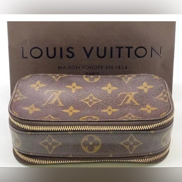 Louis Vuitton | Accessories | Louis Vuitton Cosmetic Case | Poshmark